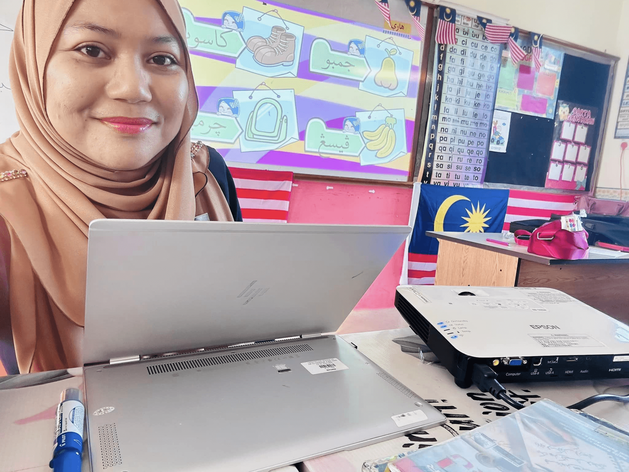 Guru Ceria Murid Bahagia | AR Edutech