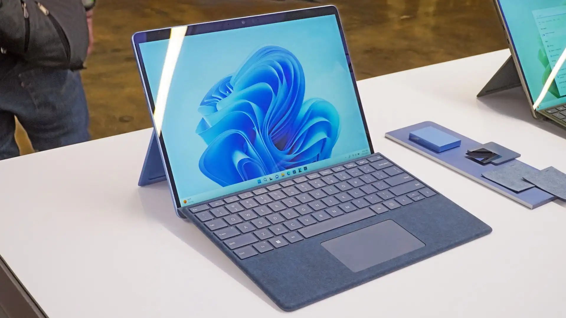 Surface Pro Memperkasakan Pengajaran Guru | AR Edutech